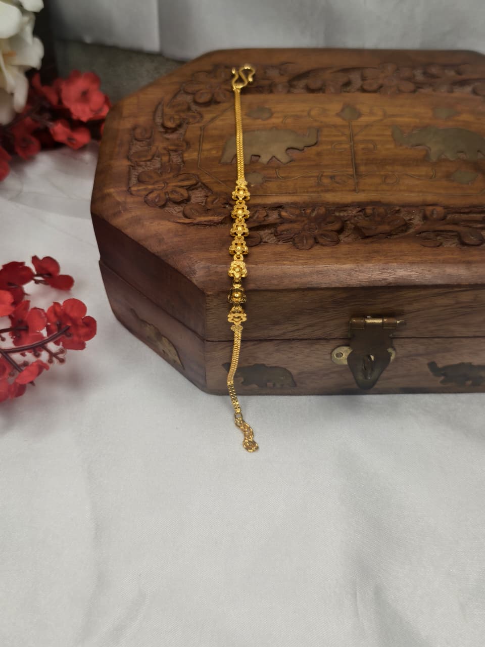 F-Bracelet-BE-2 – Sindhu Gold Covering